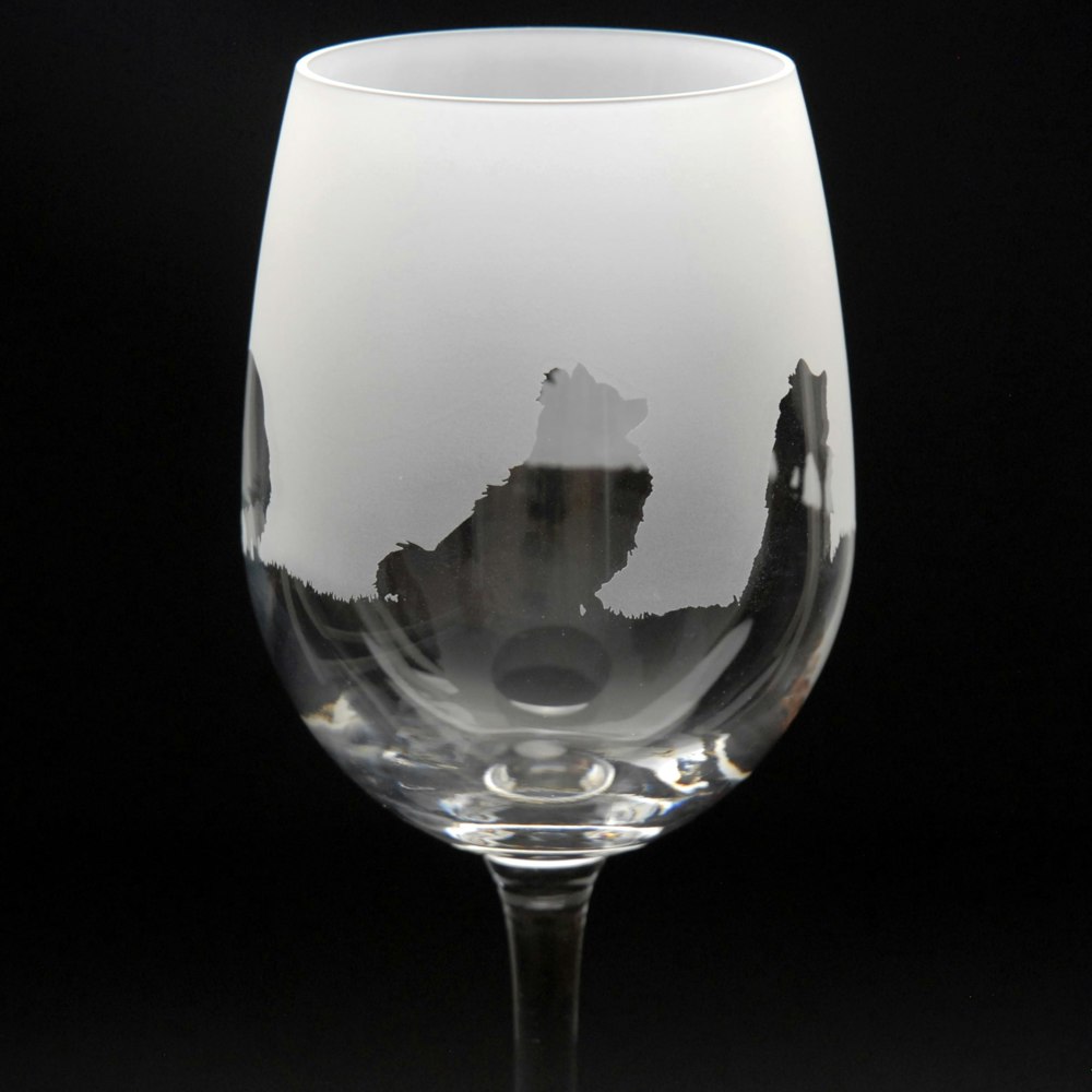 Glyptic Glass Art Pomeranian Dog Crystal Wine Glass - | Rackhams