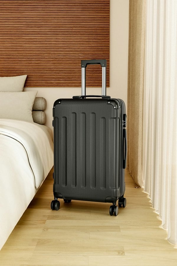 Living and Home Modern Hardside Spinner Suitcase with | Rackhams